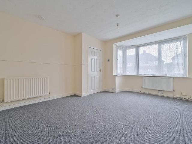 3 bedroom end of terrace house to rent