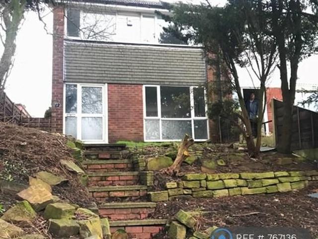 3 bedroom end of terrace house to rent