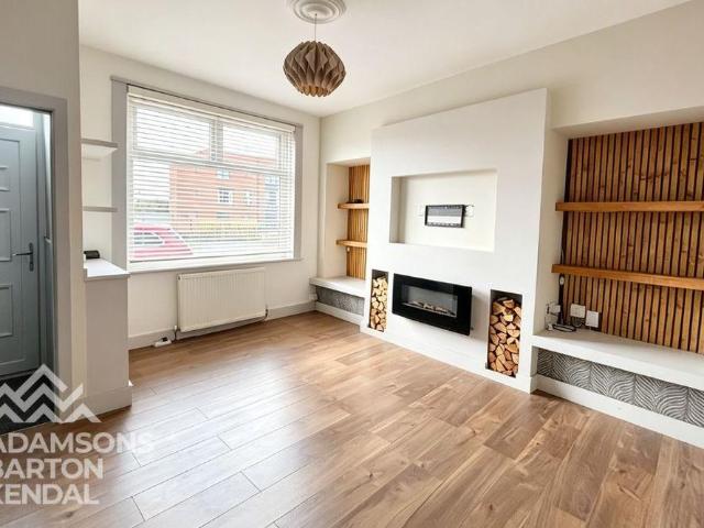 3 bedroom end of terrace house to rent