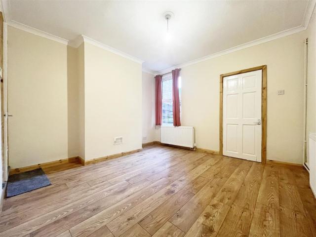 3 bedroom End of terrace house to rent