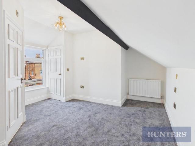 3 bedroom end of terrace house to rent