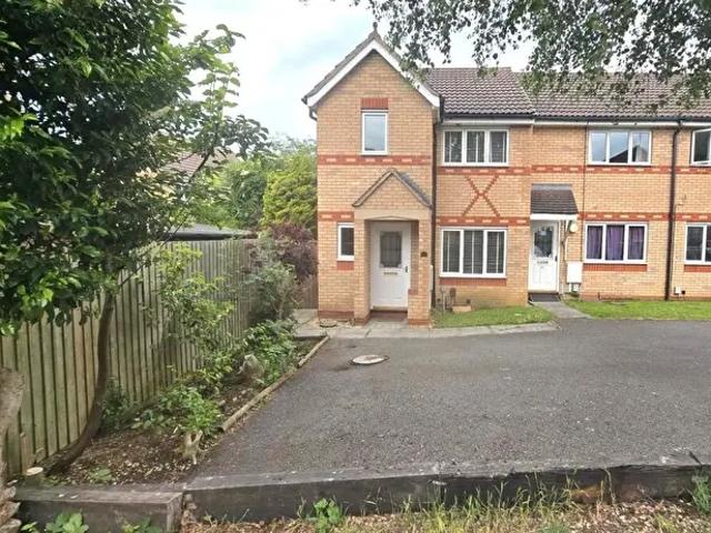 3 Bedroom End Of Terrace House To Rent In Thatch Meadow Drive, Market Harborough, Leicestershire, LE16