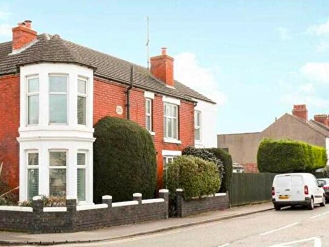 3 Bedroom End Of Terrace House To Rent In William Street, NN15