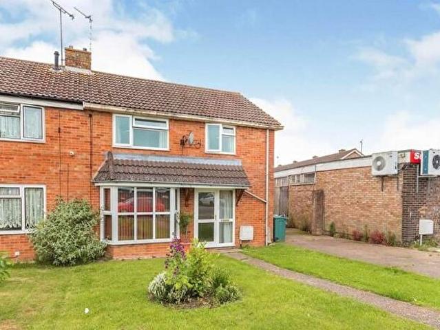 3 Bedroom End Of Terrace House To Rent In Aylesbury, HP19