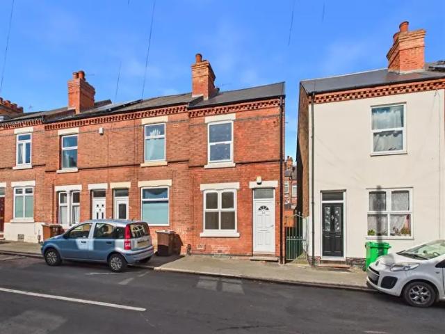 3 Bedroom End Of Terrace House To Rent In Baden Powell Road, Nottingham, NG2