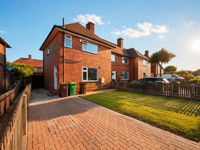 3 Bedroom End Of Terrace House To Rent In Beckley Road, Nottingham, NG8