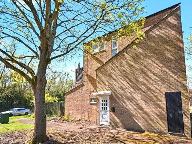 3 Bedroom End Of Terrace House To Rent In Dresden Close, Corby, NN18