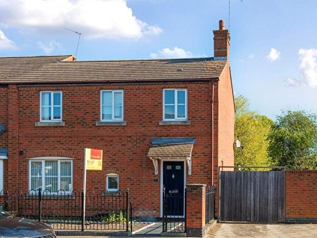 3 Bedroom End Of Terrace House To Rent In Fairford Leys Way, Aylesbury, HP19