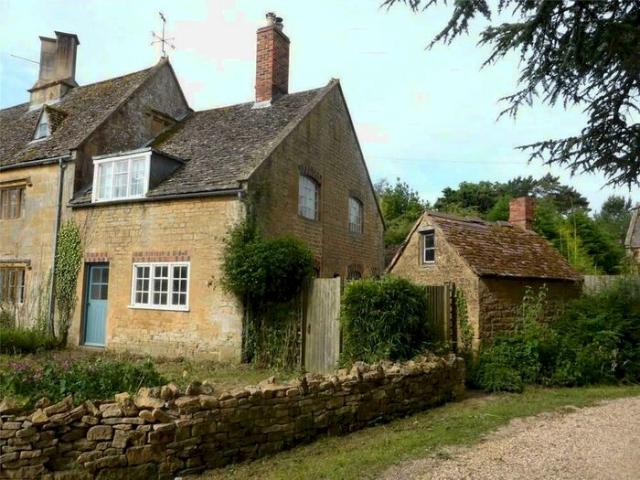 3 Bedroom End Of Terrace House To Rent In, GL55