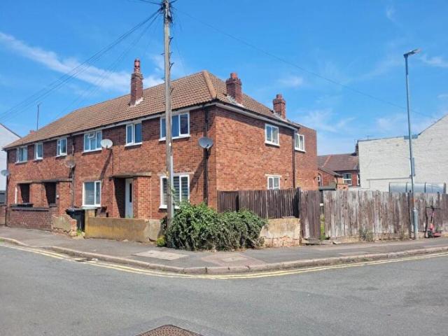 3 Bedroom End Of Terrace House To Rent In Glassbrook Road, Rushden, Northamptonshire, NN10