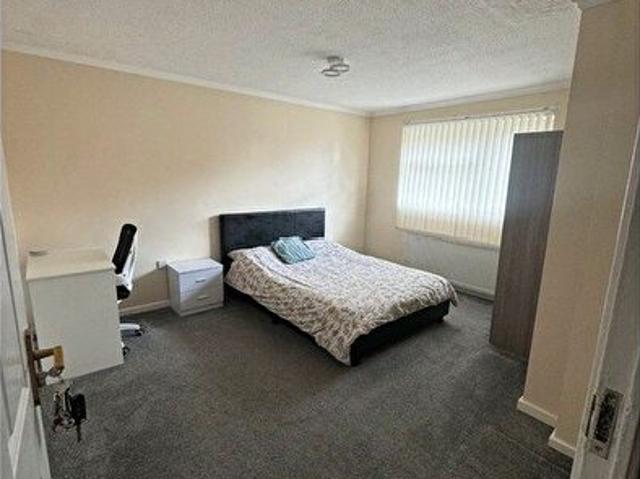 3 Bedroom End Of Terrace House To Rent In Hendre Gardens, Nottingham, NG5