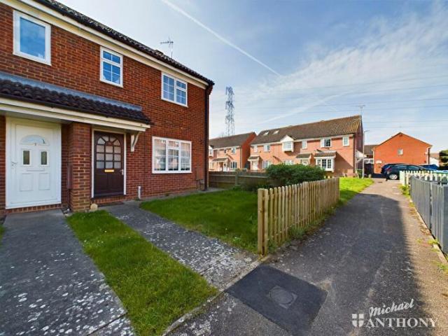 3 Bedroom End Of Terrace House To Rent In Heather Walk, Aylesbury, Buckinghamshire, HP21