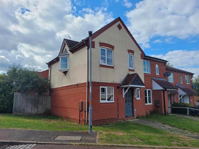 3 Bedroom End Of Terrace House To Rent In Lavender Way, Rushden, NN10
