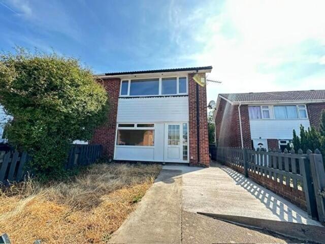 3 Bedroom End Of Terrace House To Rent In Redwood Court, Hucknall, NG15