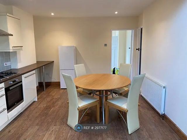3 Bedroom End Of Terrace House To Rent In Ruscote Avenue, Banbury, OX16