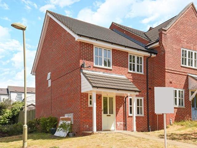 3 Bedroom End Of Terrace House To Rent In St Christopher`s Place, East Oxford, OX4