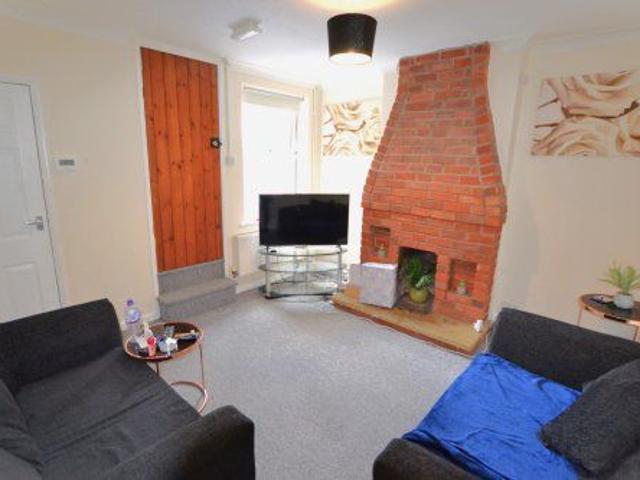 3 Bedroom End Terrace Available Now