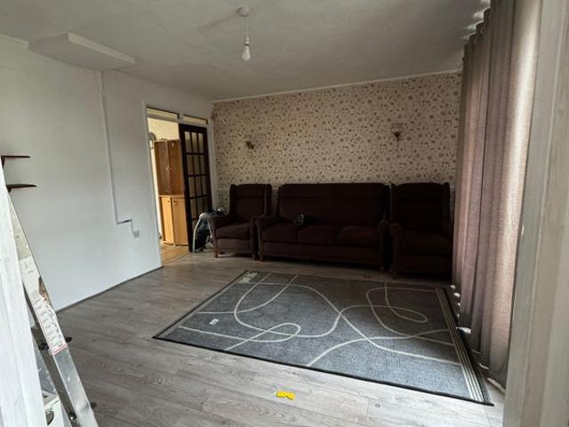 3 bedroom end terrace house
