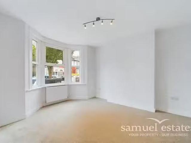 3 Bedroom End Terrace House For Sale In Belmont Road, South No.