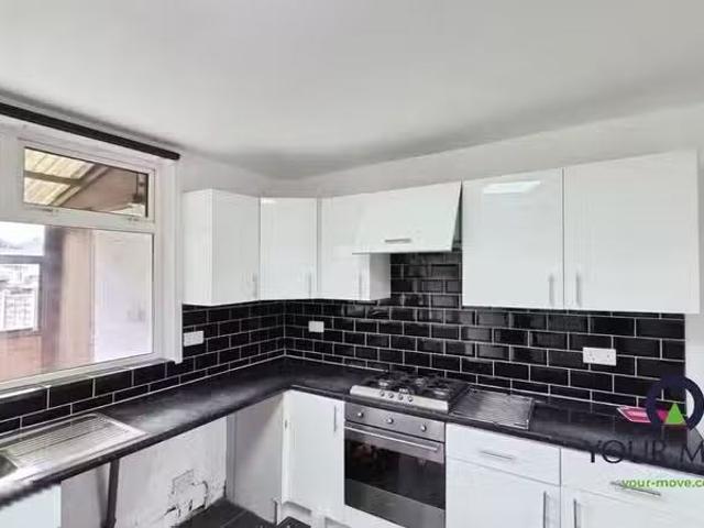 3 bedroom End Terrace House to rent, Wyken Grange Road, Covent.