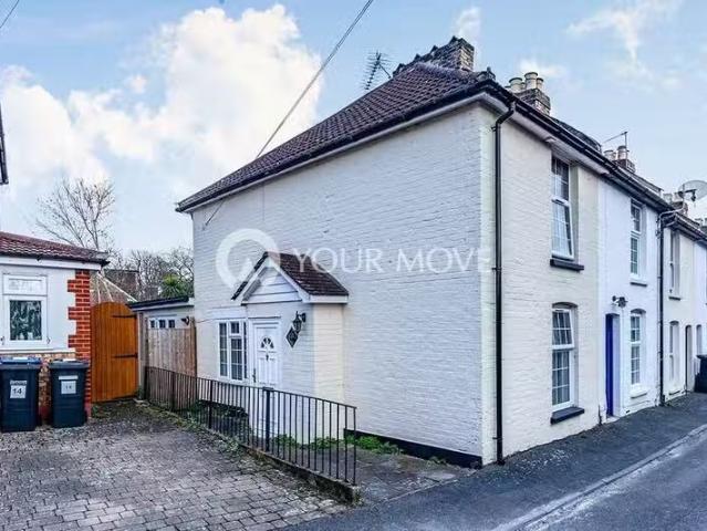 3 bedroom End Terrace House to rent, Albert Road, Englefield G.