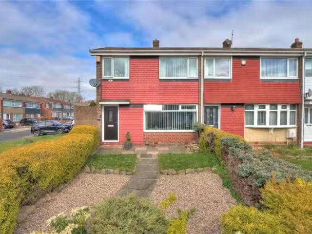 3 bedroom End Terrace House to rent, Cotter Riggs Walk, Newcas.