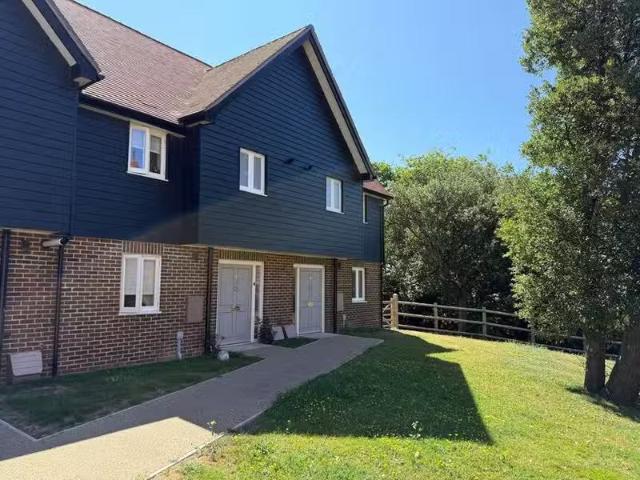 3 bedroom End Terrace House to rent, Courtstairs Manor, Ramsga.