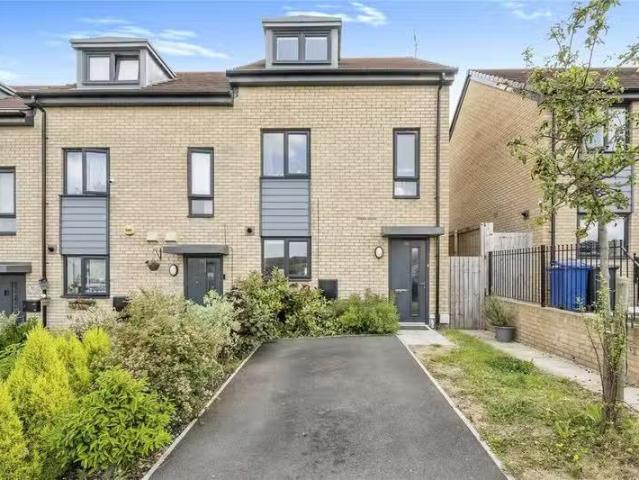 3 bedroom End Terrace House to rent, Diamond Jubilee Way, Edli.