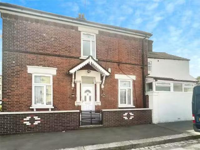 3 bedroom End Terrace House to rent, Pier Road, Northfleet, DA.