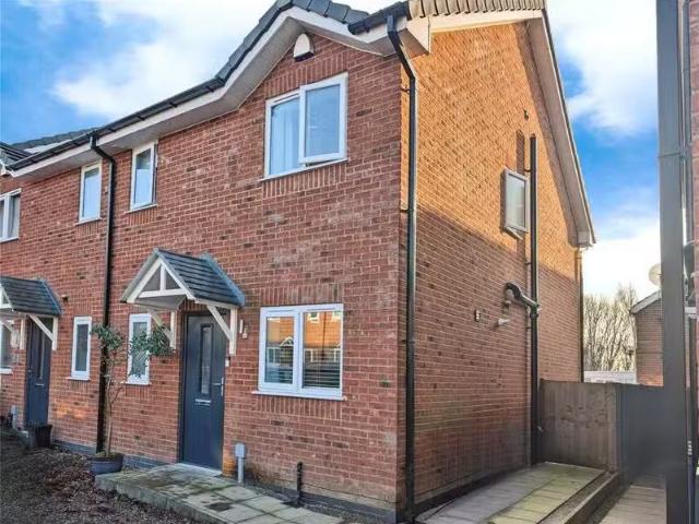 3 bedroom End Terrace House to rent, Red Bank Close, Radcliffe.
