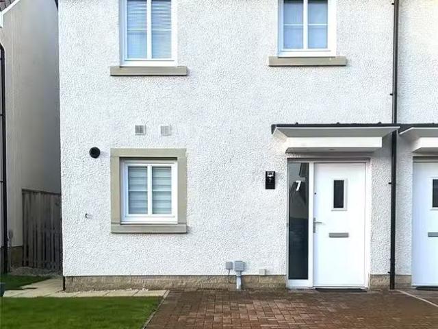 3 bedroom End Terrace House to rent, Sunnyside Crescent, Livin.
