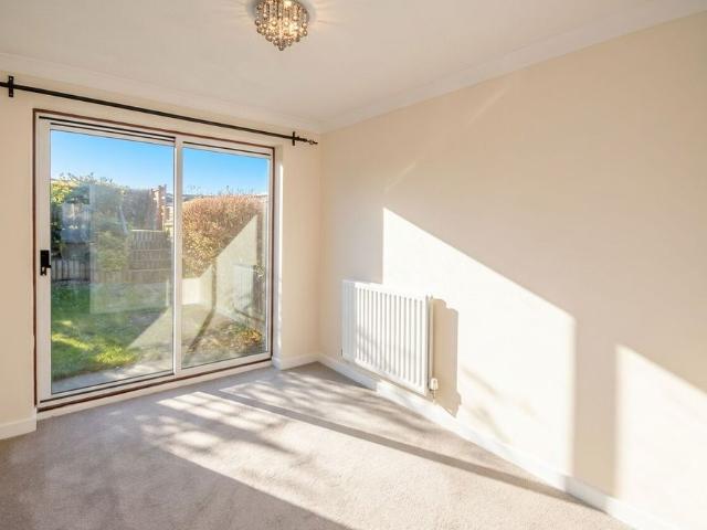 3 Bedroom End Terraced House To Rent