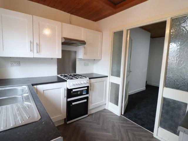 3 Bedroom End Terraced House To Rent