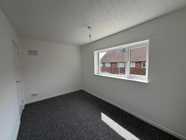 3 Bedroom End Terraced House To Rent