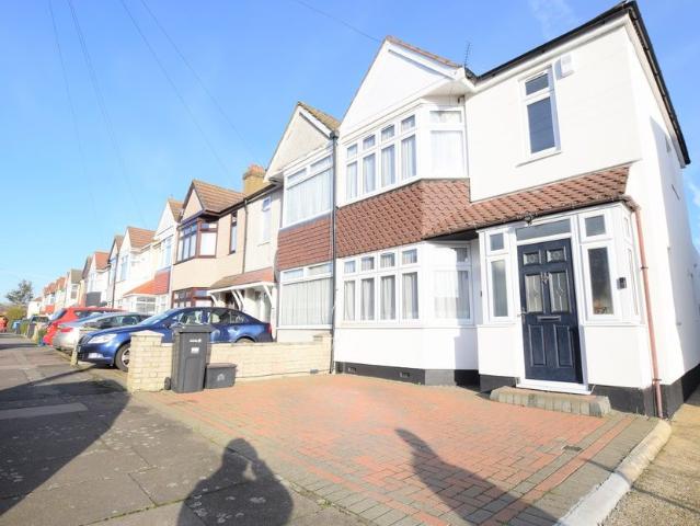 3 Bedroom End Terraced House To Rent in Trehearn Road, Hainault, IG6
