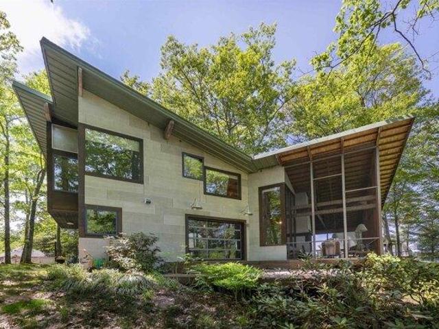 3 bedroom, Enfield NH 03748 LS102479557