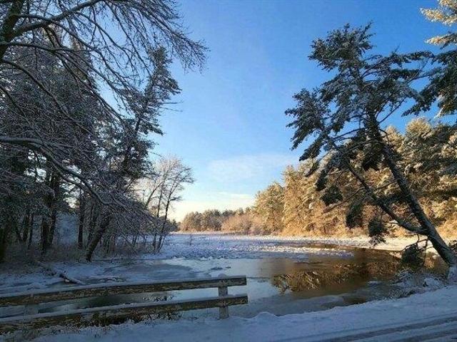 3 bedroom, East Brookfield MA 01515 102344372