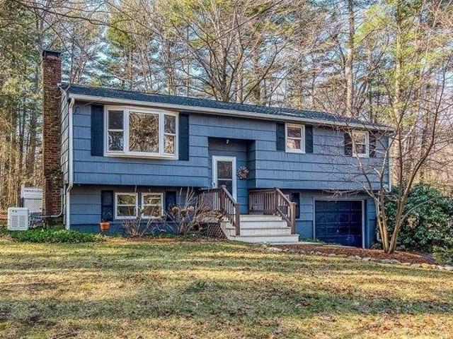 3 bedroom, East Bridgewater MA 02333 LS102444781