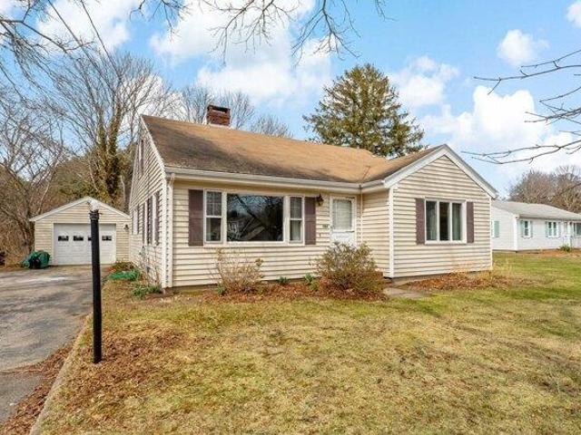 3 bedroom, East Falmouth MA 02536 102372397