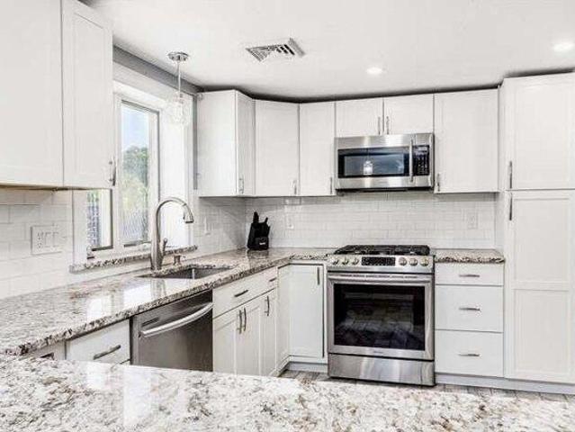 3 bedroom, East Falmouth MA 02536 104789977