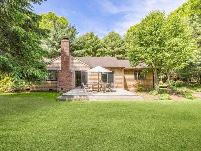3 bedroom, East Hampton NY 11937 103622665