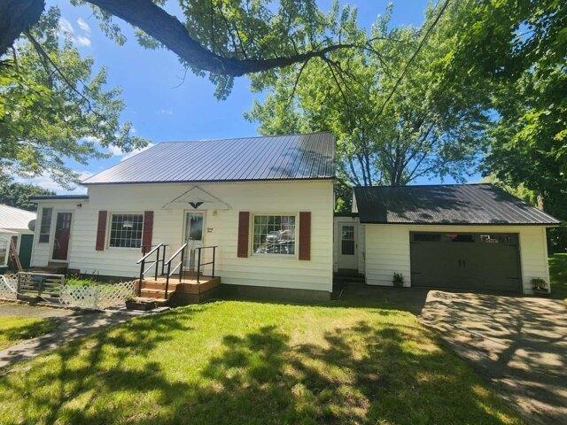 3 bedroom, East Millinocket ME 04430 104832834