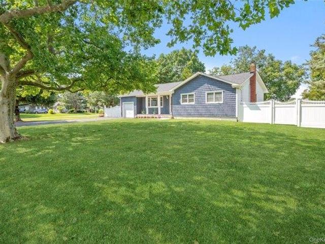 3 bedroom, East Moriches NY 11940 105287866