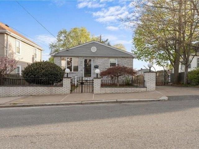 3 bedroom, East Providence RI 02914 102409483