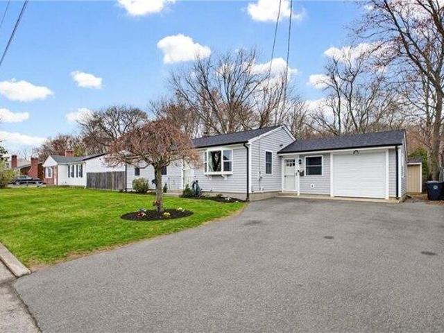 3 bedroom, East Providence RI 02915 102632965