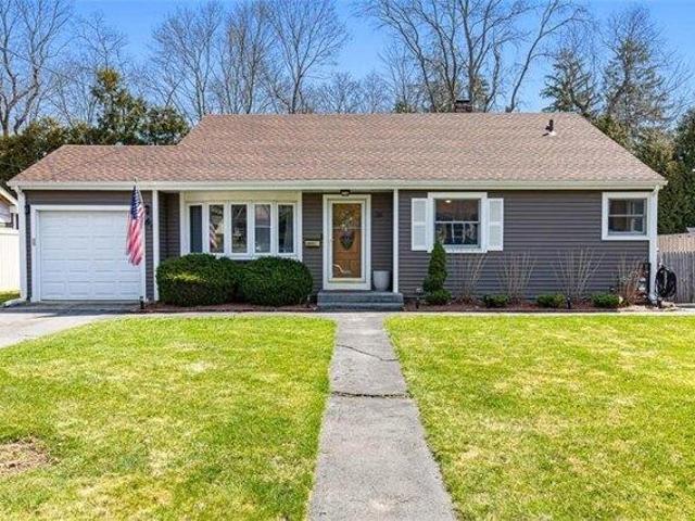 3 bedroom, East Providence RI 02915 102724746