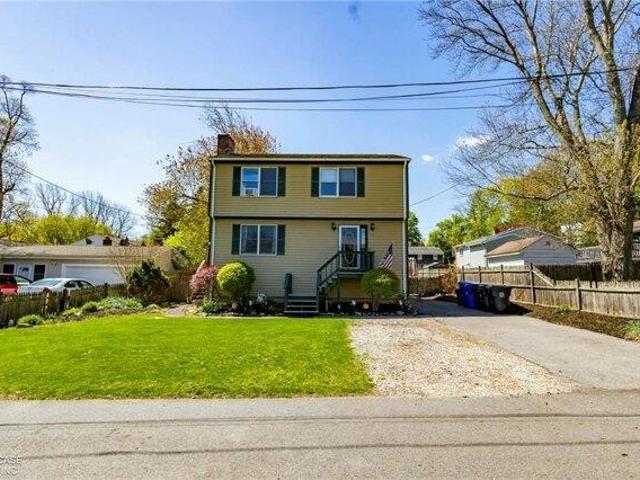 3 bedroom, East Providence RI 02915 103159565