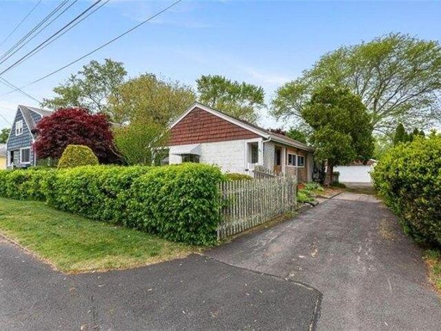 3 bedroom, East Providence RI 02915 103161232
