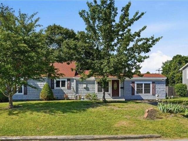 3 bedroom, East Providence RI 02915 103189792
