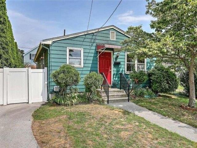 3 bedroom, East Providence RI 02915 104608747